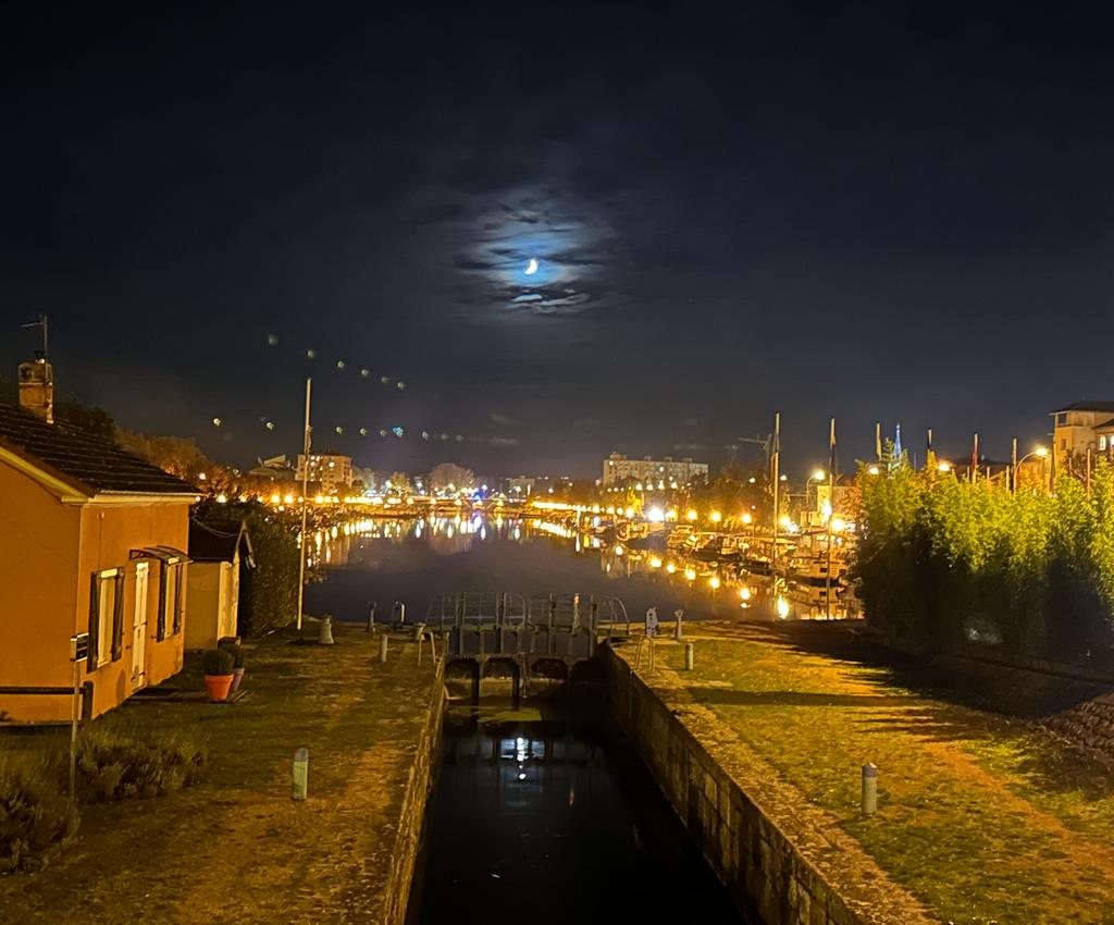 The port of Roanne was a good choice for winter - Ali and Ivan's Break ...